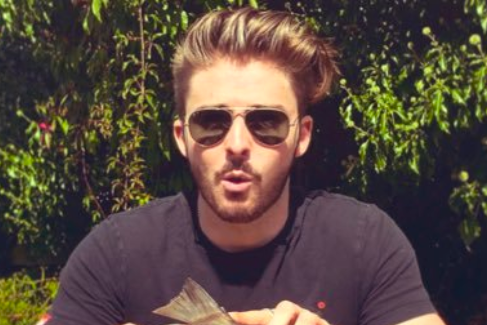 Underwater Footage Reveals Sharks’ Flexible Feeding Skills | Current ...